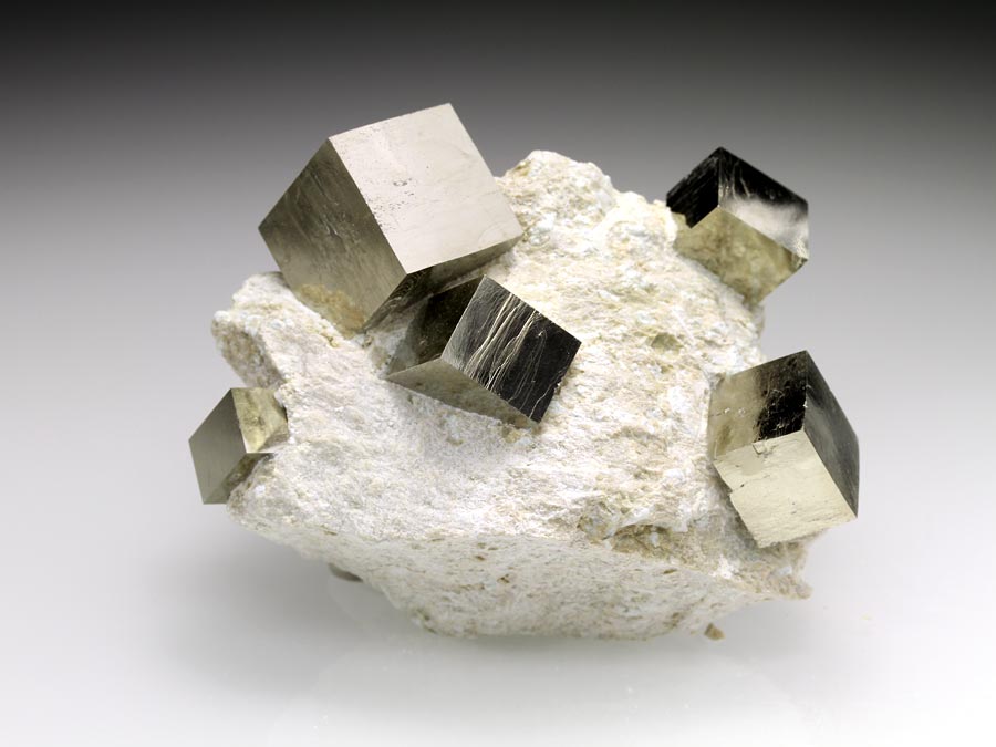 Mineralien: Pyrit aus Navajun, Spanien